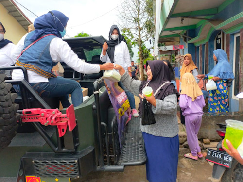 Inovasi Dislitbang TNI AD, Mobil PJD Antar Istri Tentara Bagi Takjil ...